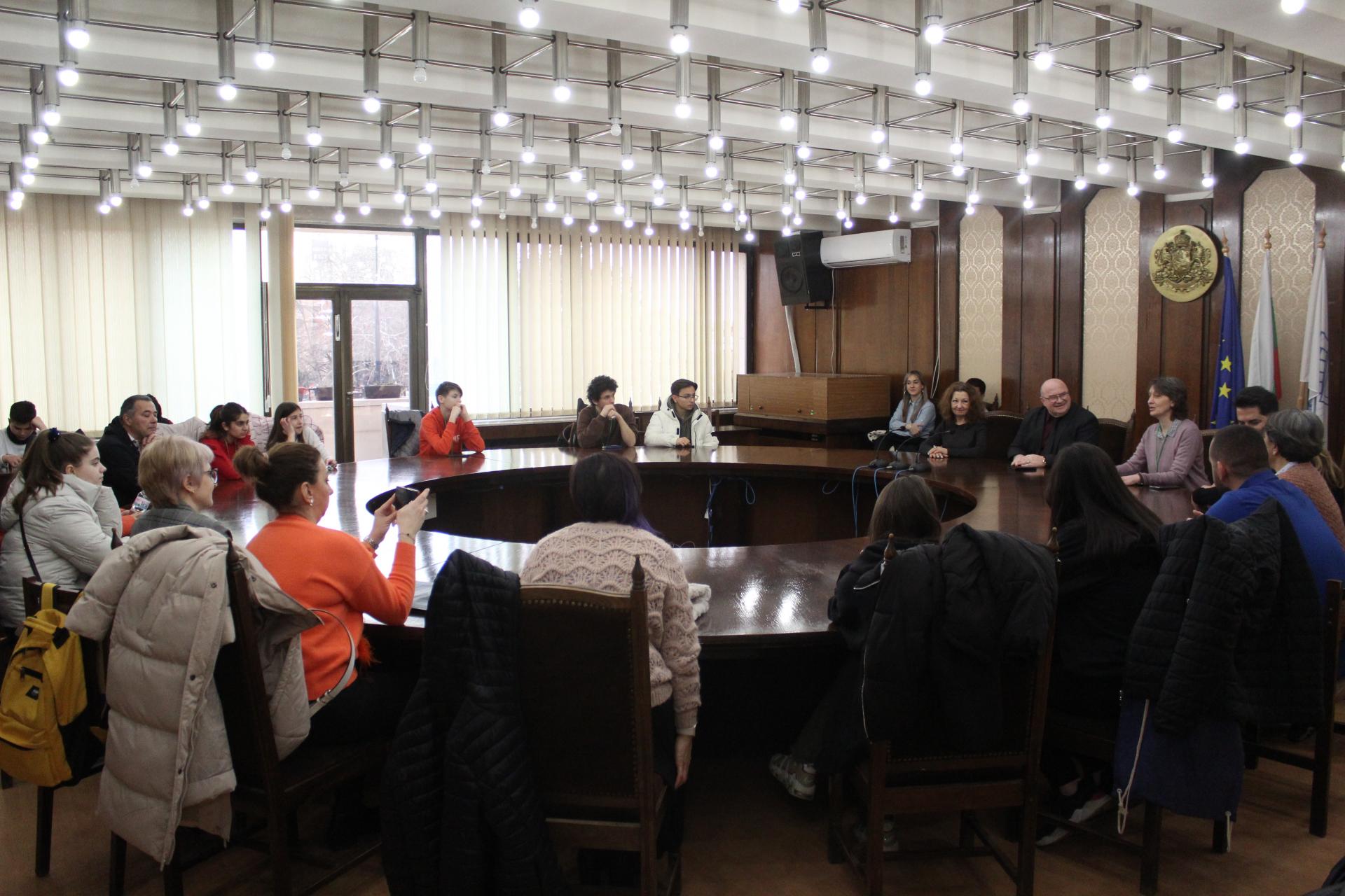 Students from 5 countries develop their digital skills together | Ruse ...