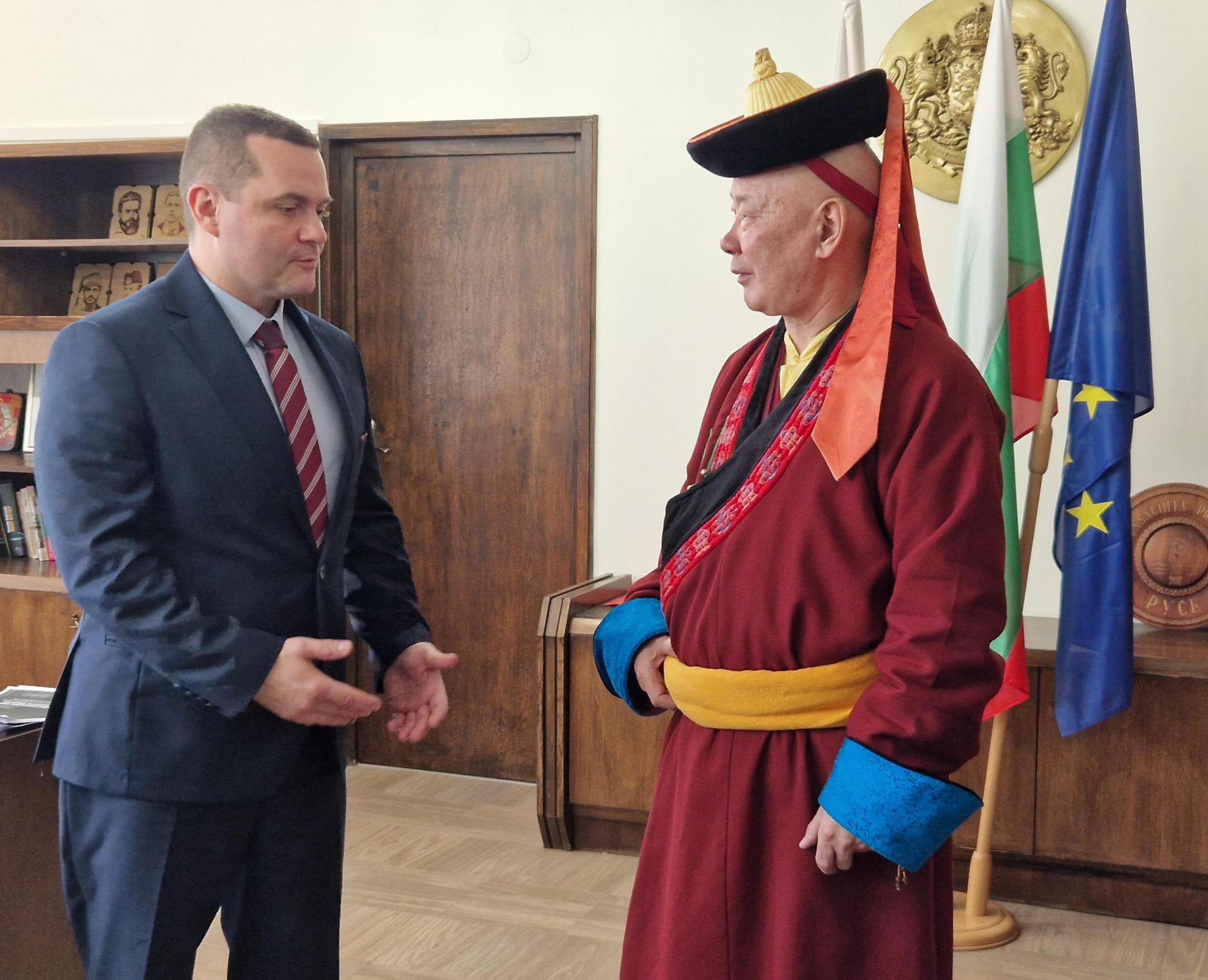 Mayor Pencho Milkov met with the Rector of the University of ...
