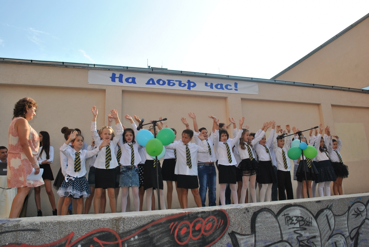 Кметът Пламен Стоилов откри новата учебна година в АГ "Гео Милев ...